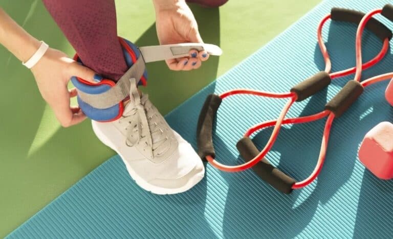 Running With Ankle Weights - Does it Build Muscle or Help the Runner?