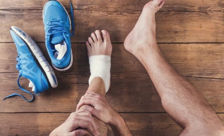 Favoring A Leg While Running – UPDATED 2021 – A Complete Guide