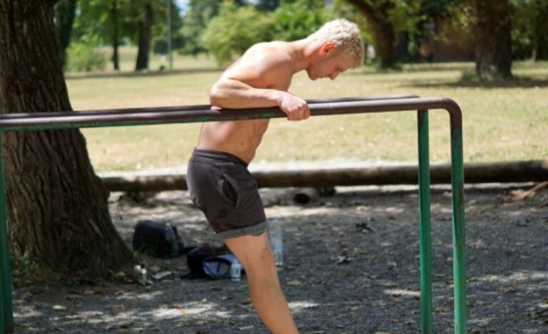 Weighted Dip Standards - UPDATED 2022 - How Many Dips Should I Do?