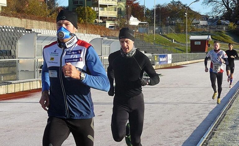 Best Cold Weather Running Mask For Running Outside in Winter