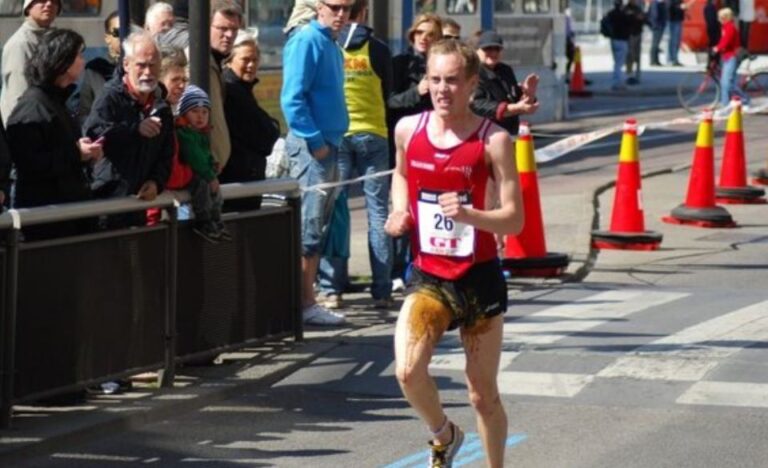 Why Does Running Make You Poop? A Complete Guide - SportCoaching