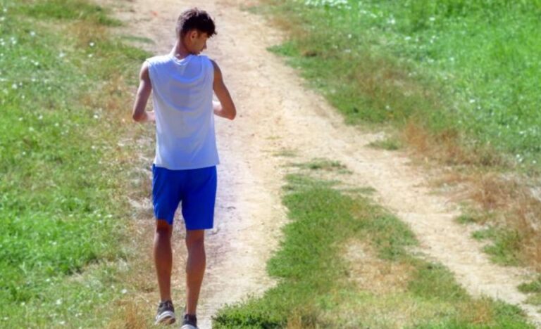 How To Choose Long-term Running Goals in 2023 - SportCoaching