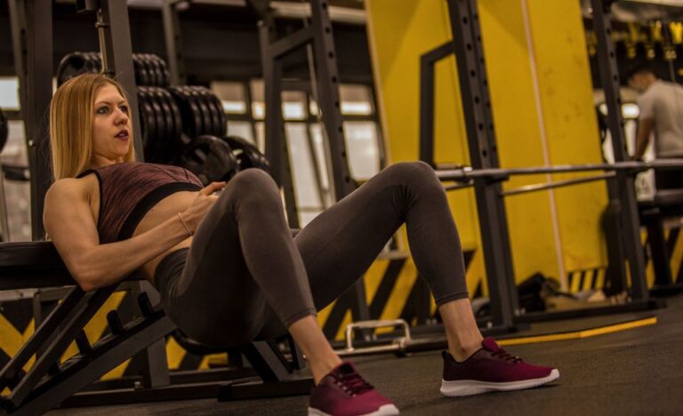 How To Do A B Stance Hip Thrust With A Dumbbell - SportCoaching