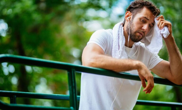 6 Signs You Might be a Salty Sweater When Exercising - SportCoaching