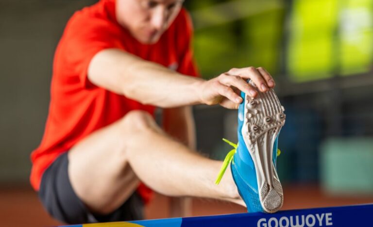 The 8 Best Stretches To Do Before Running - SportCoaching